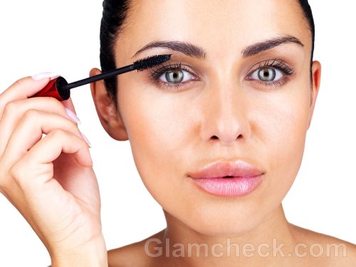 How to apply mascara