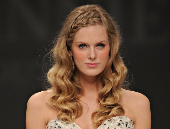 Hairstyle How To: Delicate Darling Hair-do (Curl and lets braid)