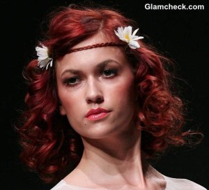 Boho Hairstyle DIY – Braid and Flower Forehead Band